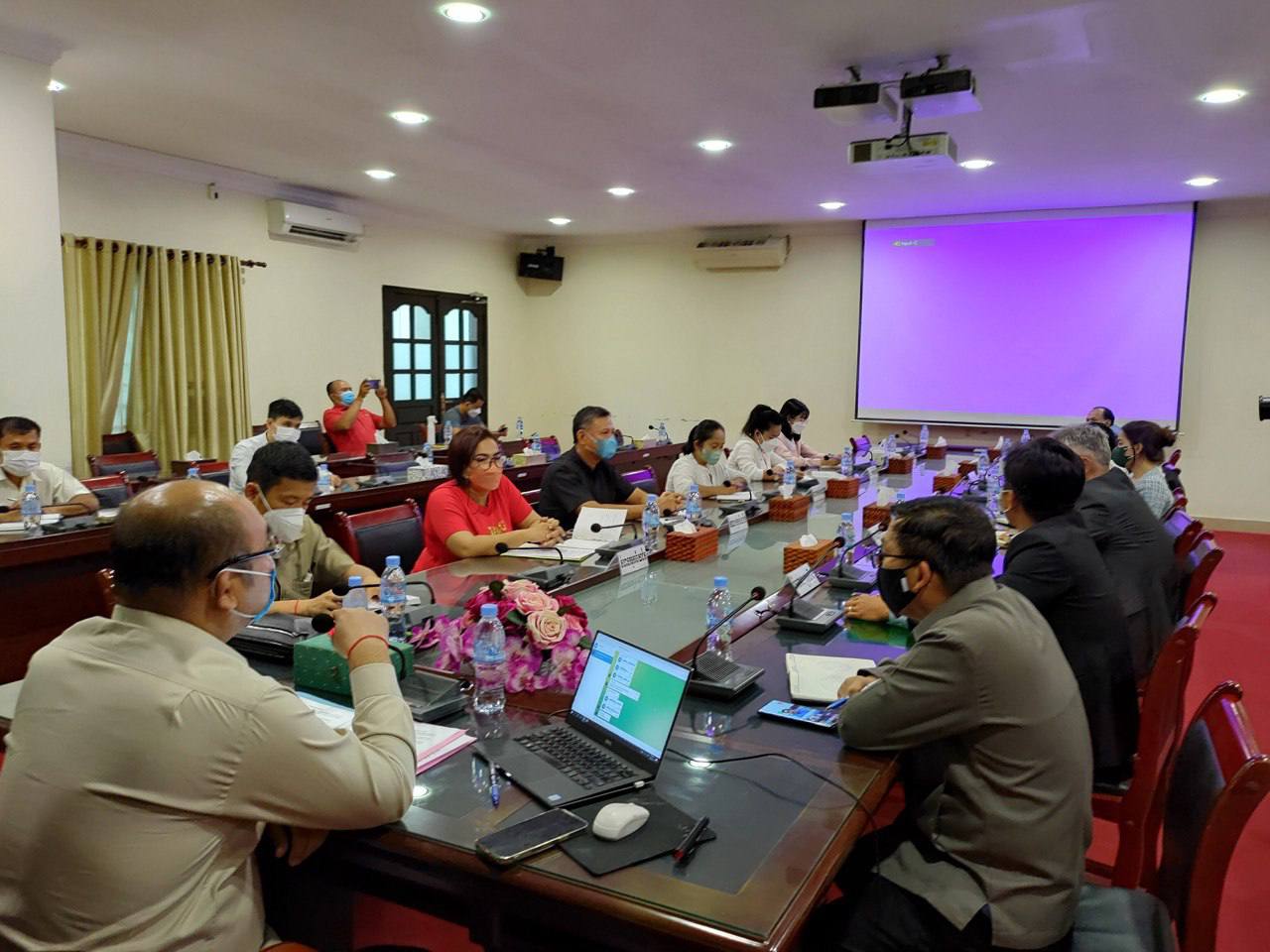 សេចក្តីជូនដំណឹង ...