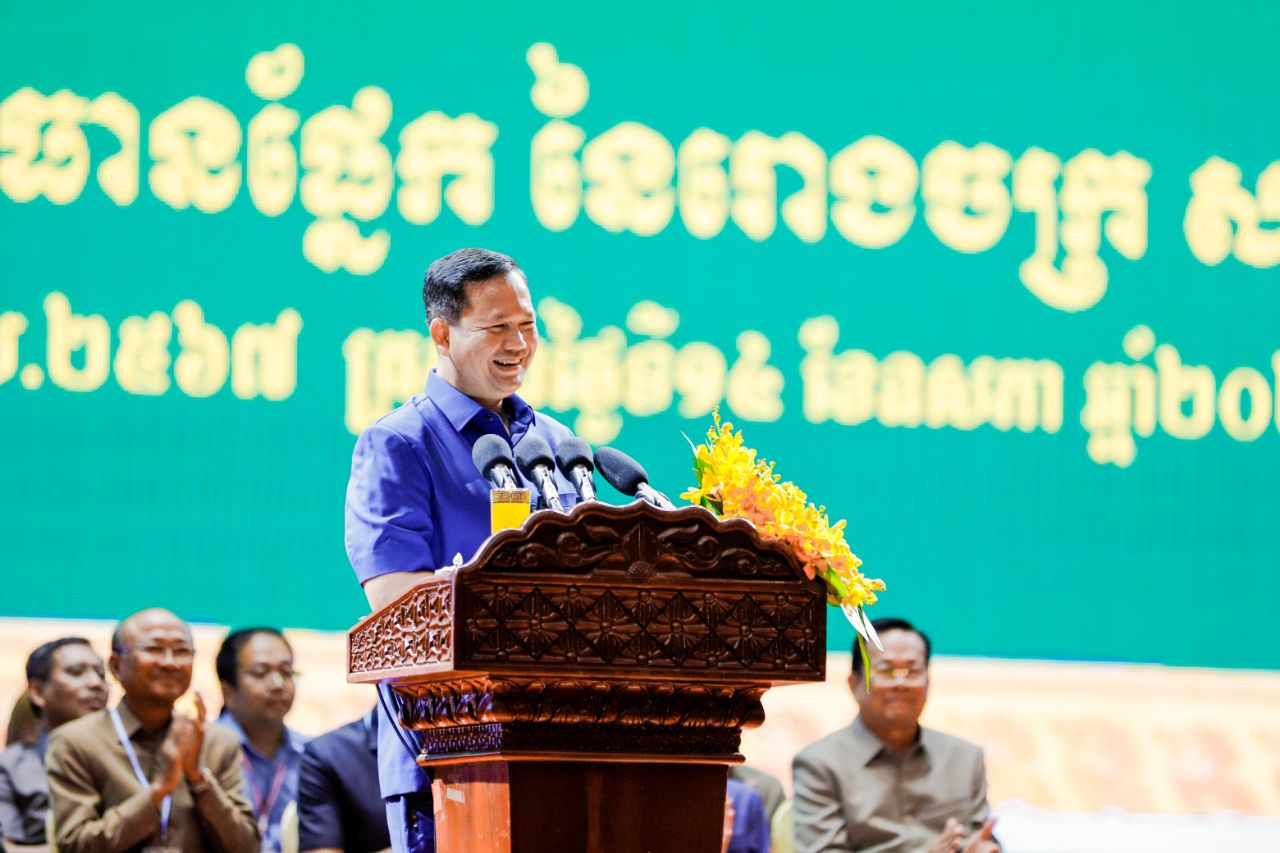 ពិធីសំណេះសំណាលជាមួយប្រធានរដ្ឋបាល ប្រធានផ្នែកនៅតាមរោងចក្រ សហគ្រាស ...