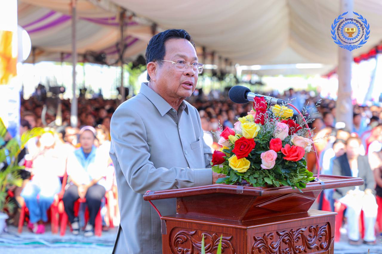 សម្ដេចតេជោ ហ៊ុន សែន អញ្ជើញសំណេះសំណាលជាមួយបងប្អូនកម្មករកម្មការិនី ...