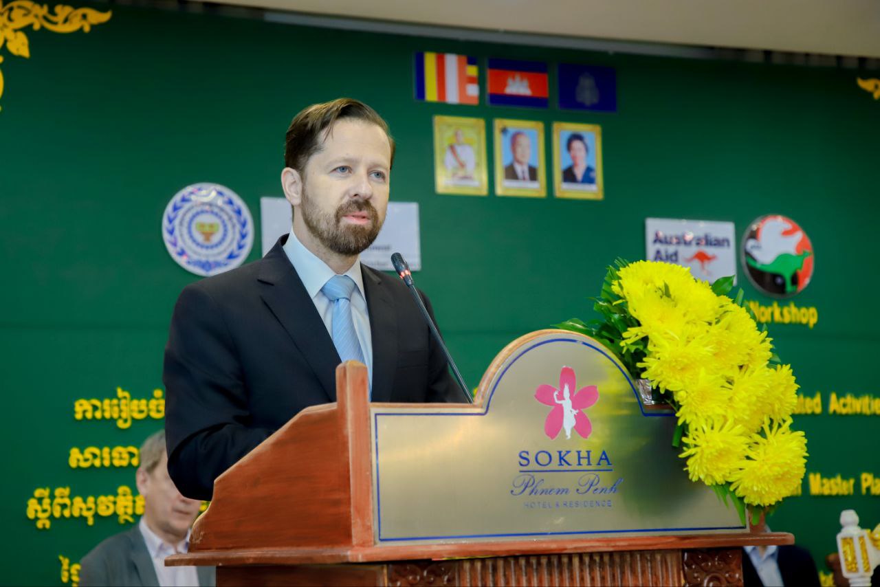 កម្ពុជាចាប់ផ្ដើមអនុវត្តផែនការសកម្មភាពកាត់បន្ថយសារធាតុអាបេស្តុសក្នុងផែនក ...