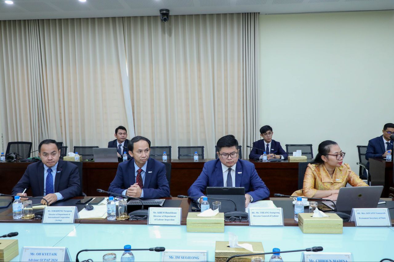 ឯកឧត្តម ហេង សួរ ជួបពិភាក្សាការងារជាមួយអគ្គលេខាធិការនៃសេវាការងារ ...