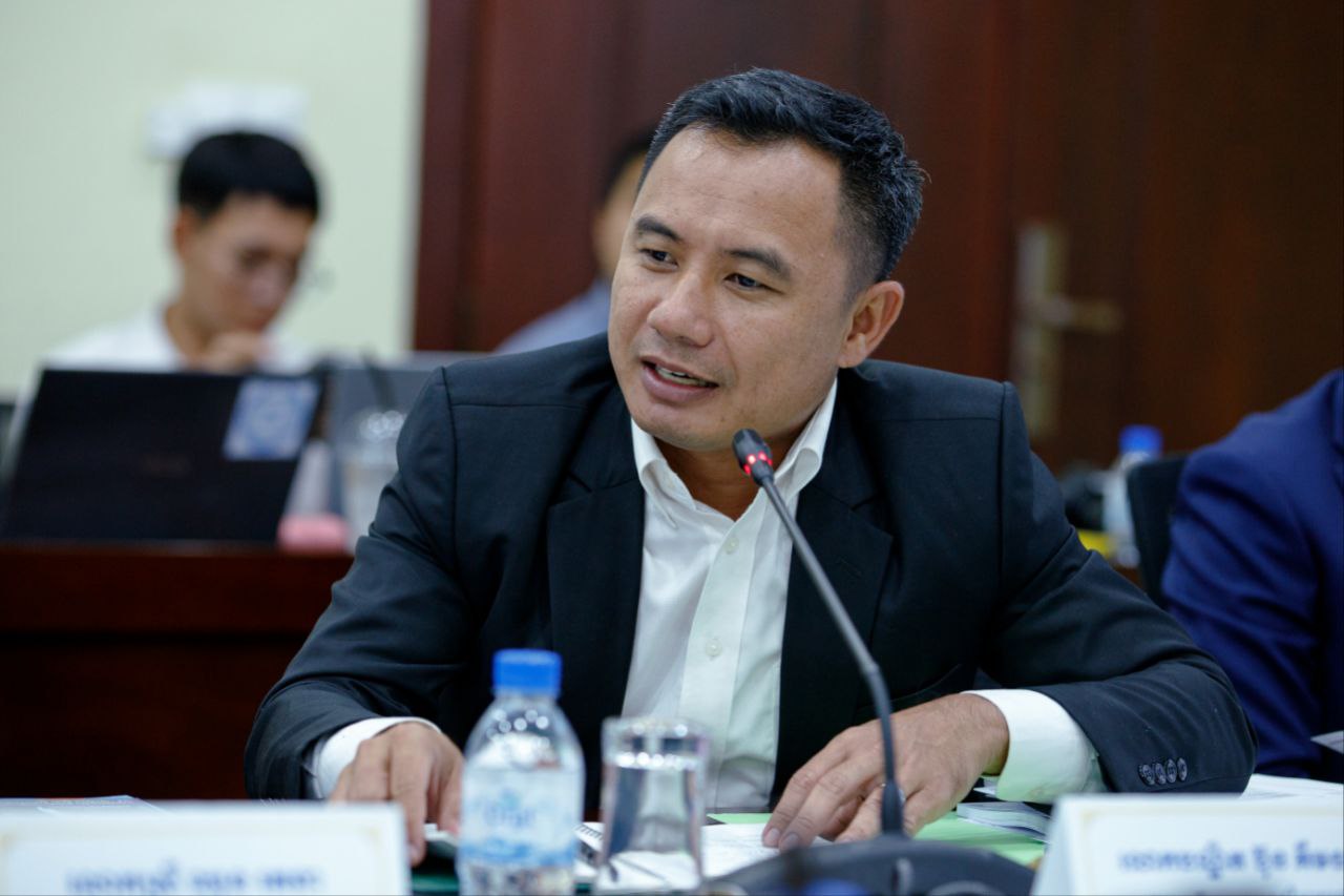 ឯកឧត្តម ហេង សួរ ...