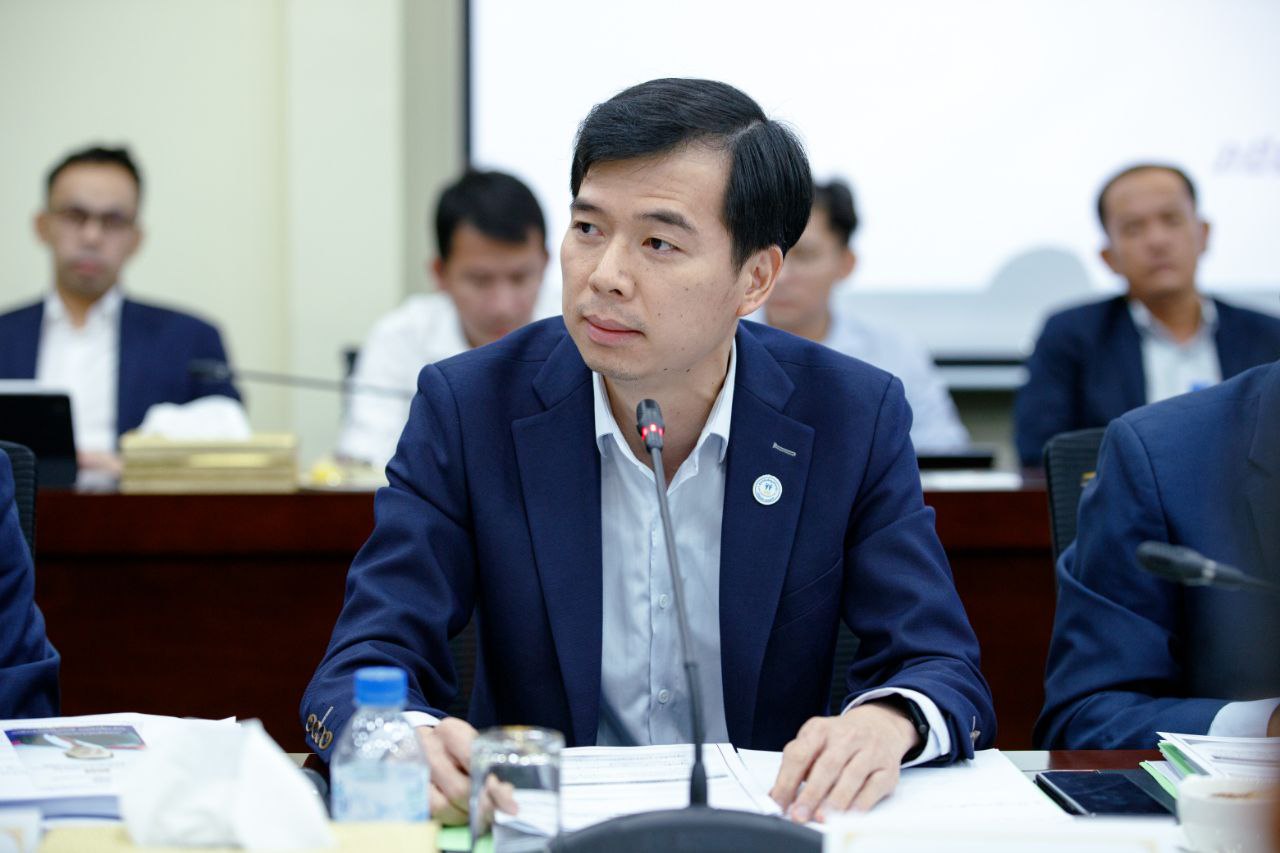 ឯកឧត្តម ហេង សួរ ...