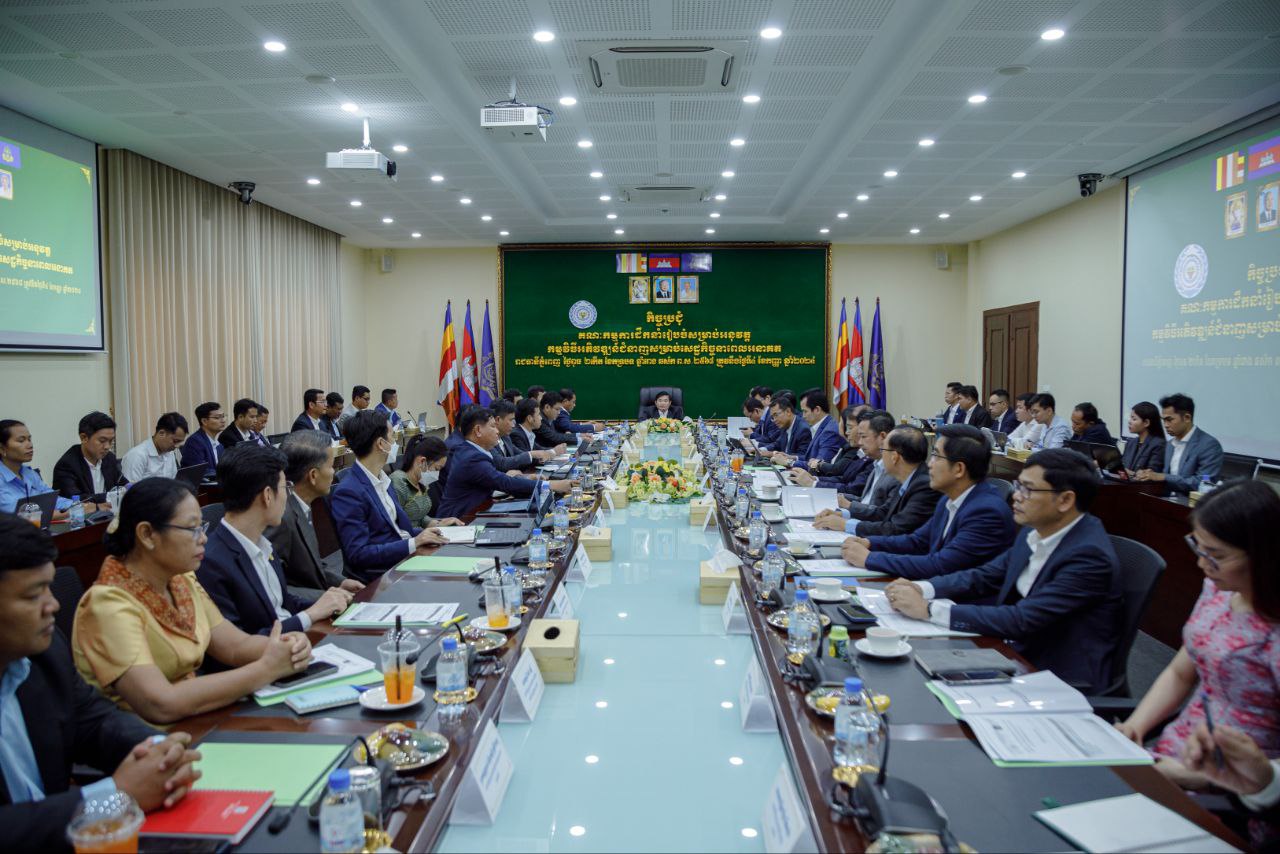 ឯកឧត្តម ហេង សួរ ...