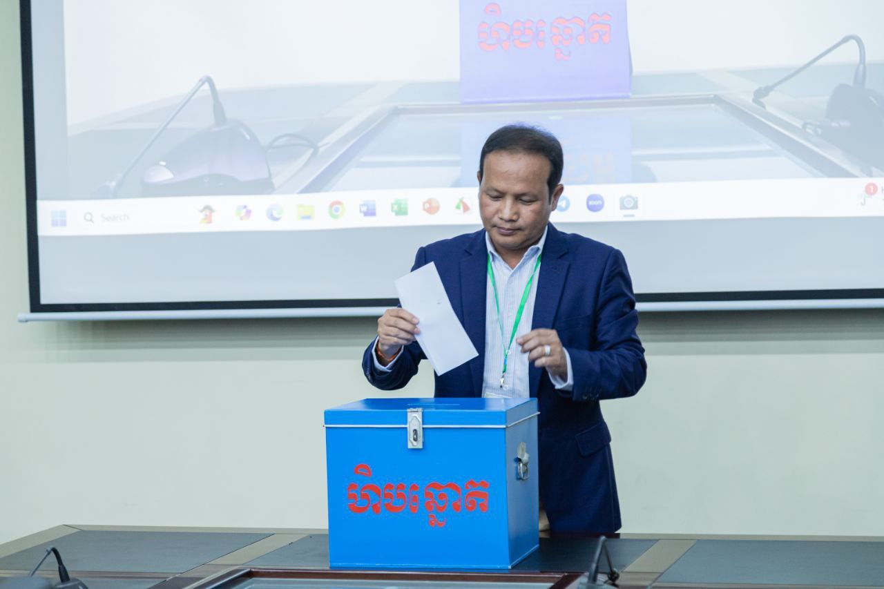 ទីបំផុត! ប្រាក់ឈ្នួលអប្បបរមារបស់កម្មករនិយោជិតក្នុងវិស័យកាត់ដេរ ...