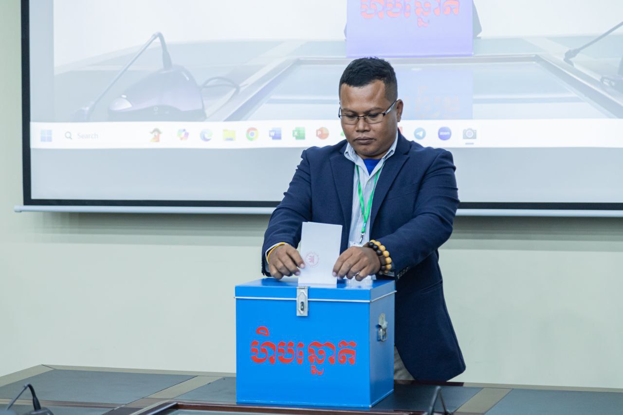 ទីបំផុត! ប្រាក់ឈ្នួលអប្បបរមារបស់កម្មករនិយោជិតក្នុងវិស័យកាត់ដេរ ...