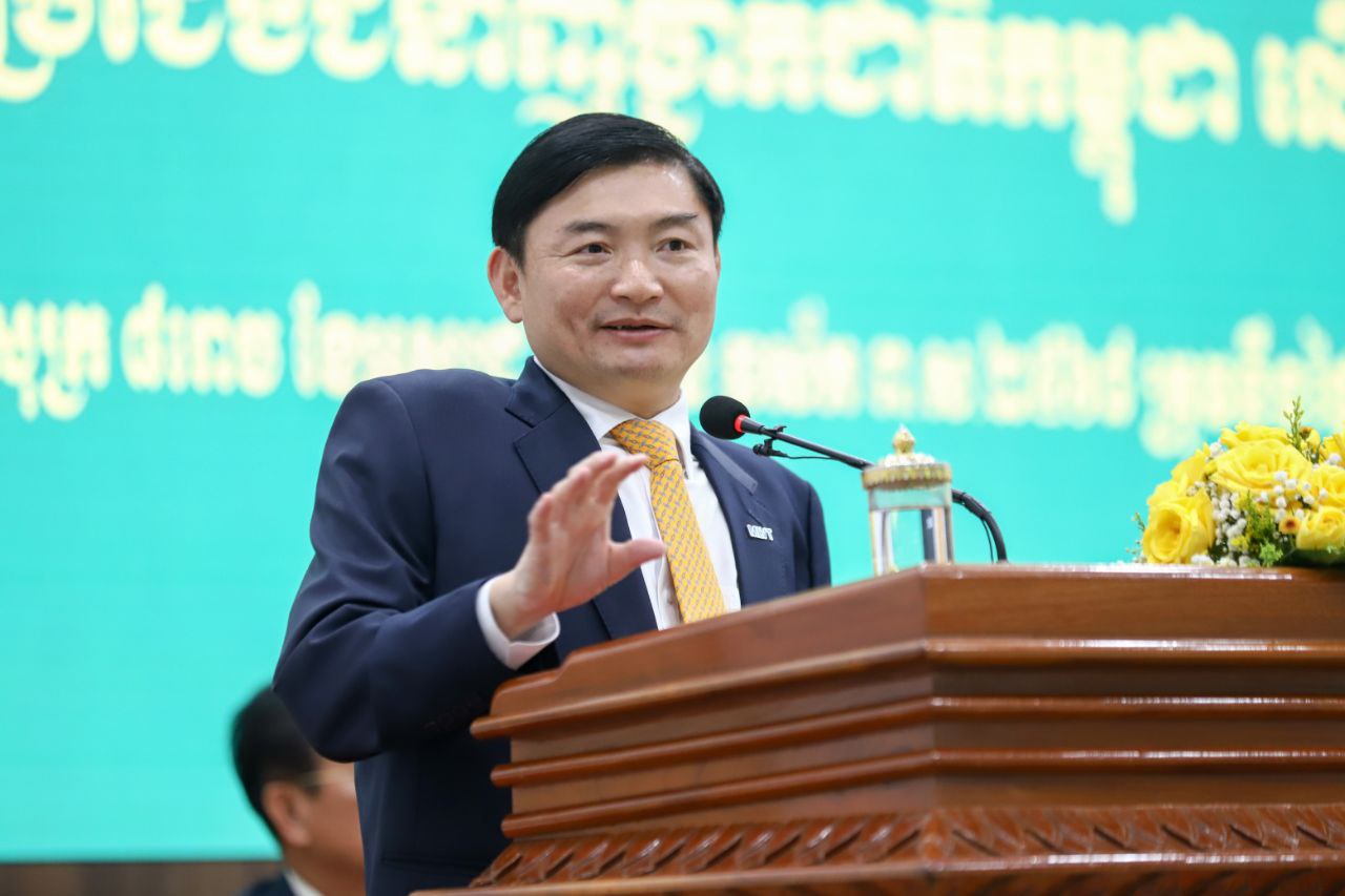 ឯកឧត្តម ហេង សួរ អញ្ជើញជាអធិបតី ប្រគល់មេដាយជូនដល់ជ័យលាភី ...