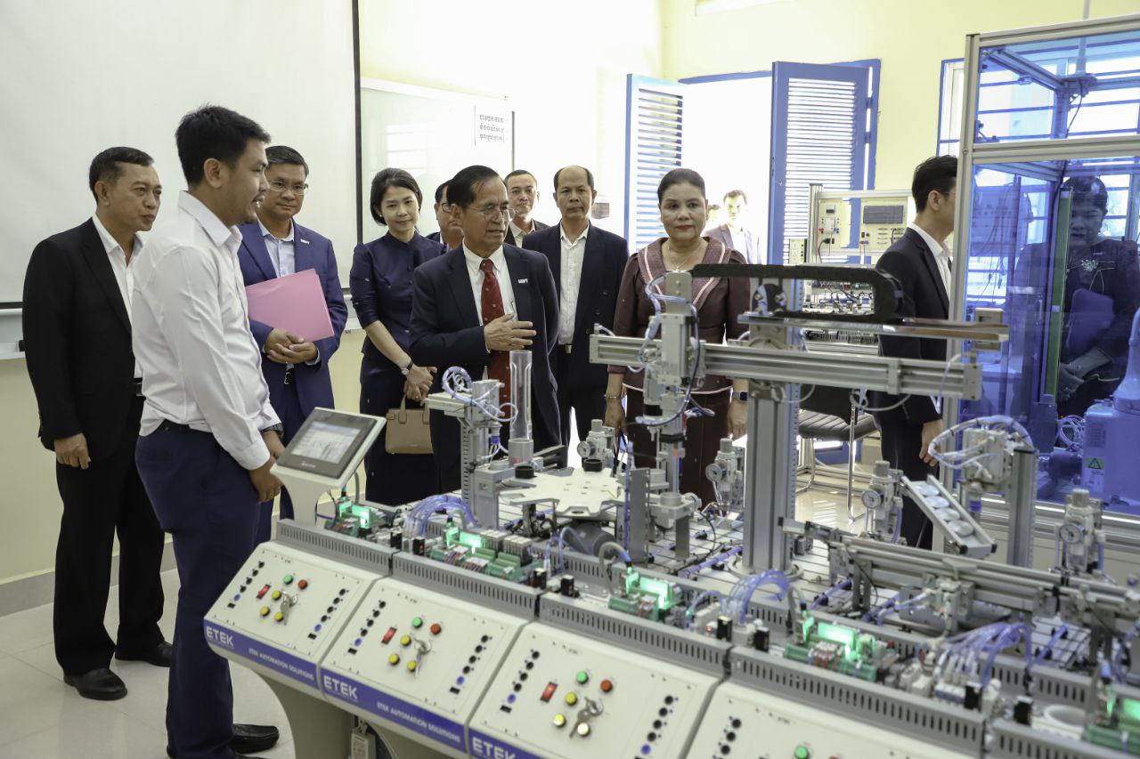 ក្រសួងការងារ និងបណ្តុះបណ្តាលវិជ្ជាជីវៈ ...