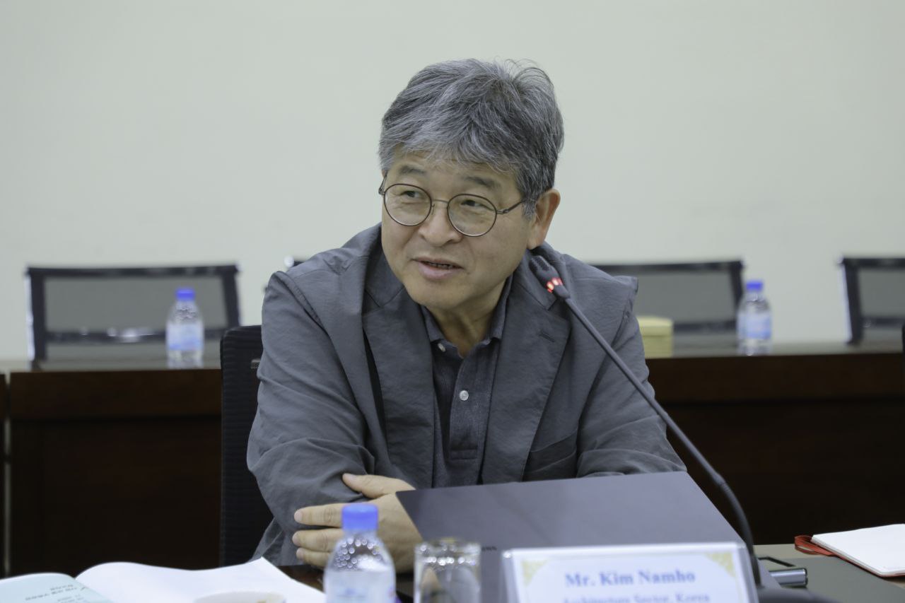 ឯកឧត្តម ហេង សួរ ទទួលជួបសម្តែងការគួរសម ...