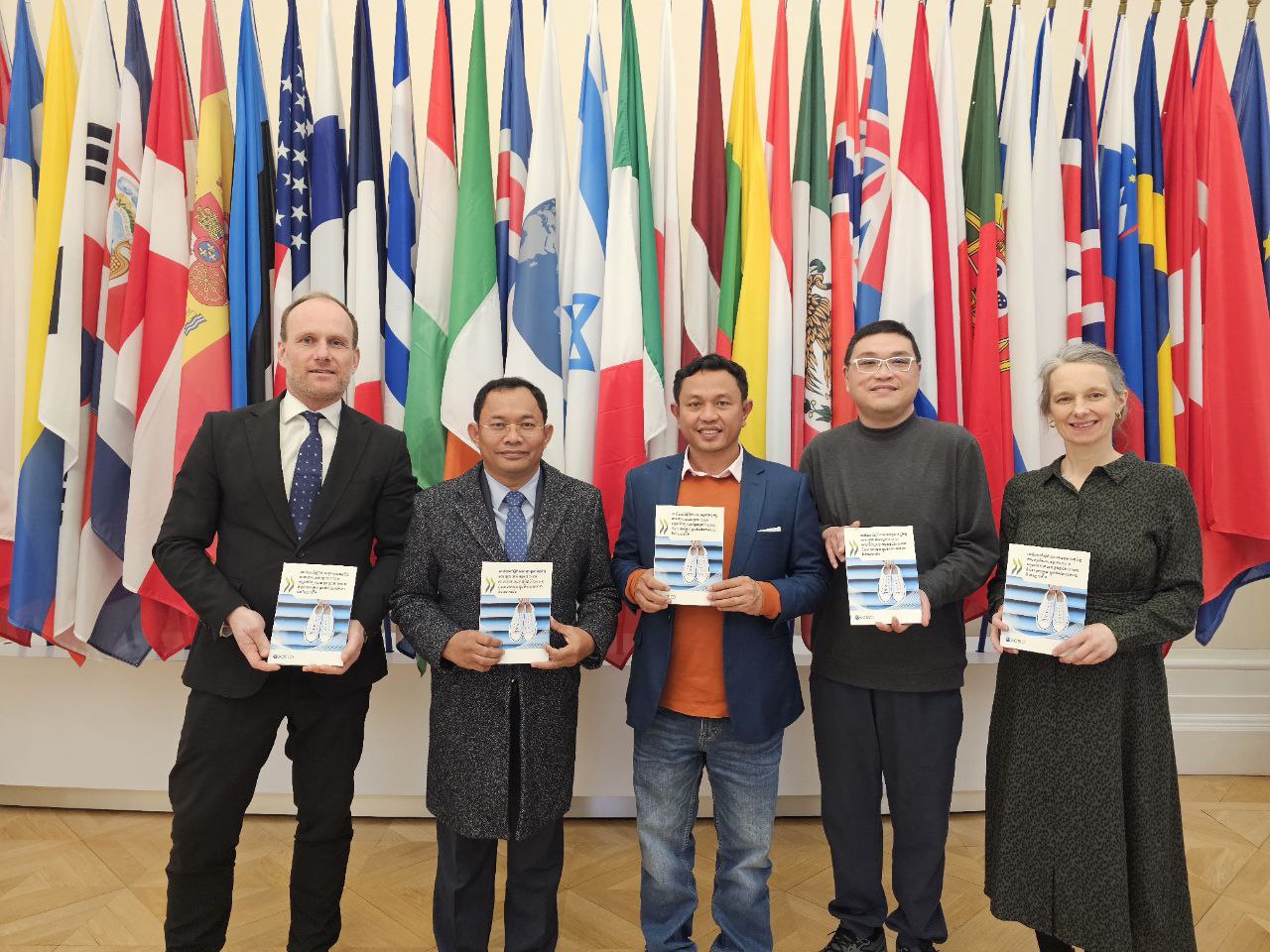 កម្ពុជារំលេចពីខ្សែច្រវាក់ផ្គត់ផ្គង់ផលិតផលវាយនភណ្ឌ កាត់ដេរ ...