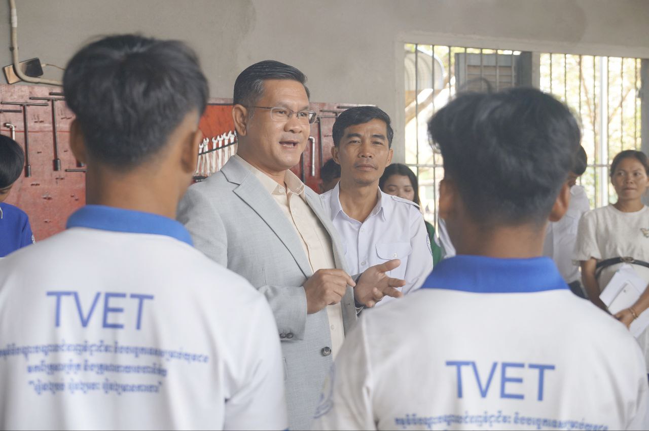 ក្រសួងការងារ និងបណ្តុះបណ្តាលវិជ្ជាជីវៈ បានចូលរួមតាមដាន ត្រួតពិនិត្យ ...
