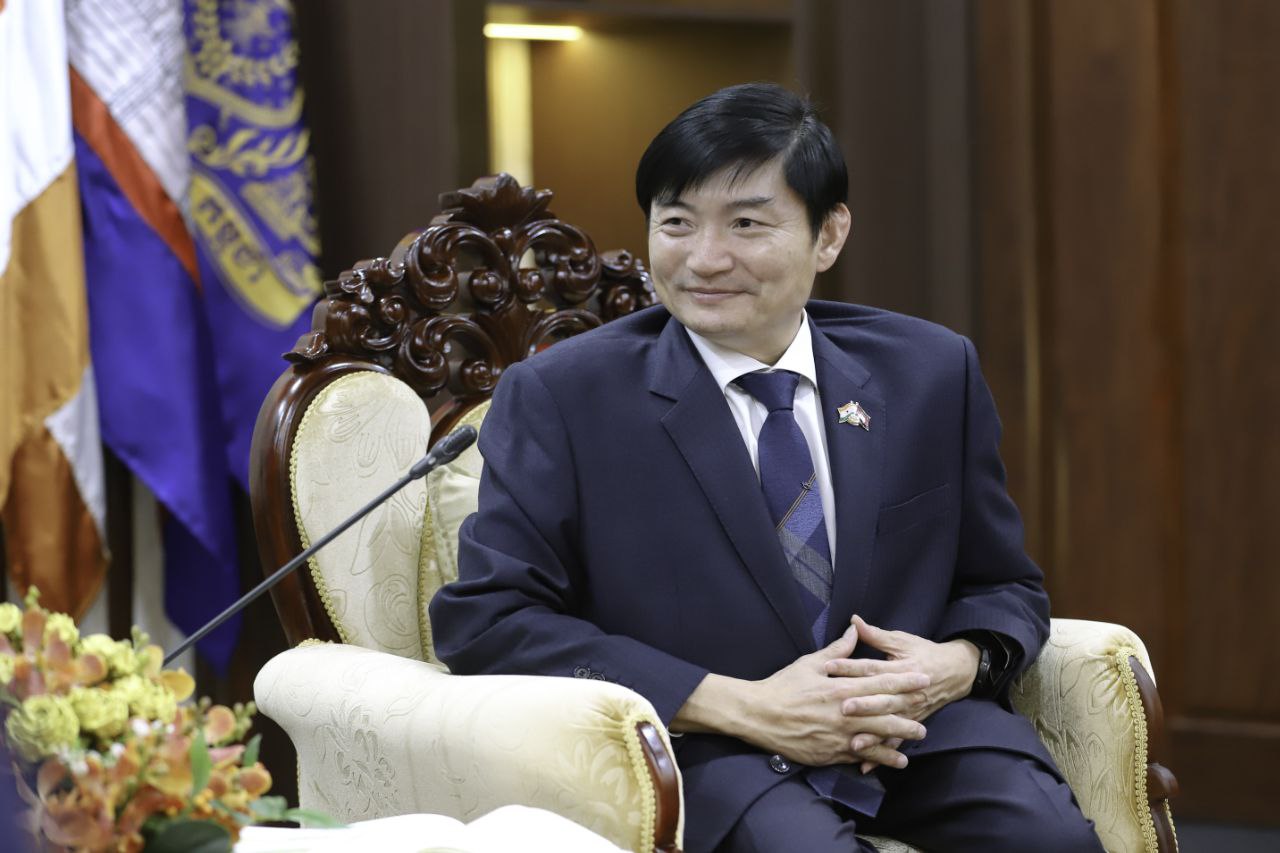 រដ្ឋមន្ត្រីក្រសួងការងារ និងឯកអគ្គរដ្ឋទូតឥណ្ឌាប្រចាំនៅកម្ពុជា ...