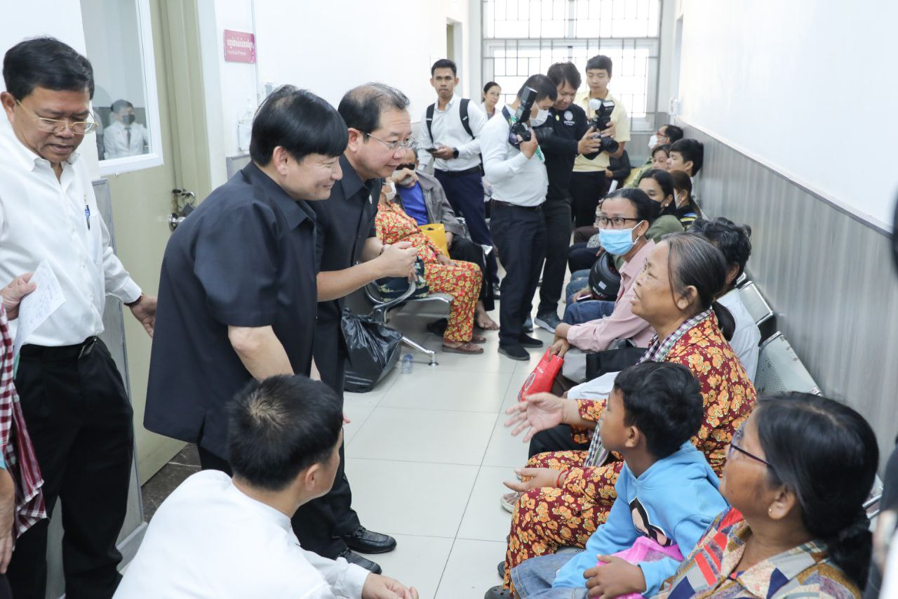 រដ្ឋមន្ត្រីក្រសួងការងារ និងរដ្ឋមន្ត្រីក្រសួងសុខាភិបាល ...