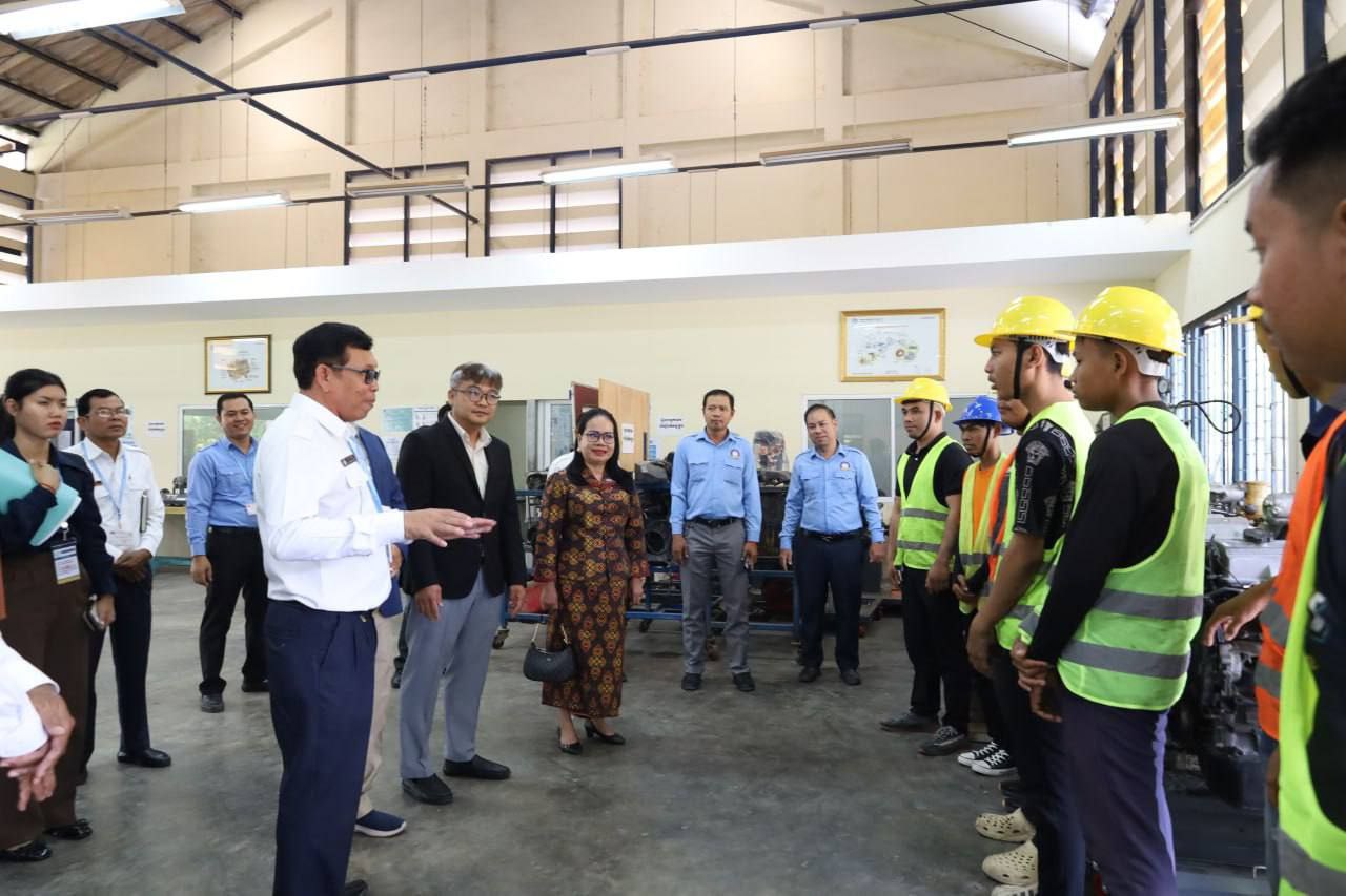 ក្រសួងការងារចុះពិនិត្យ តាមដាន និងវាយតម្លៃការអនុវត្តកម្មវិធី TVET ...